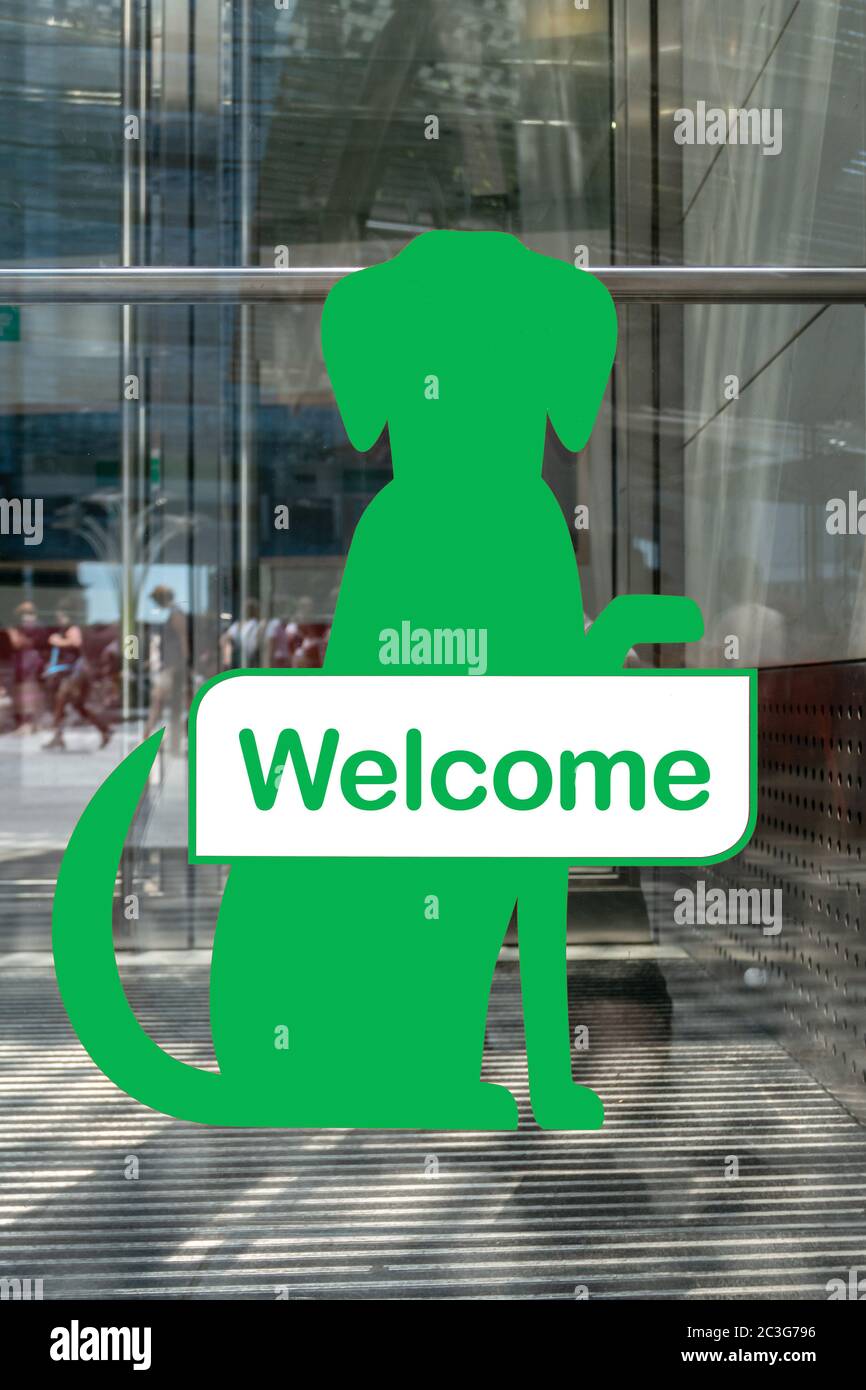 Dogs welcome sign hi-res stock photography and images - Alamy