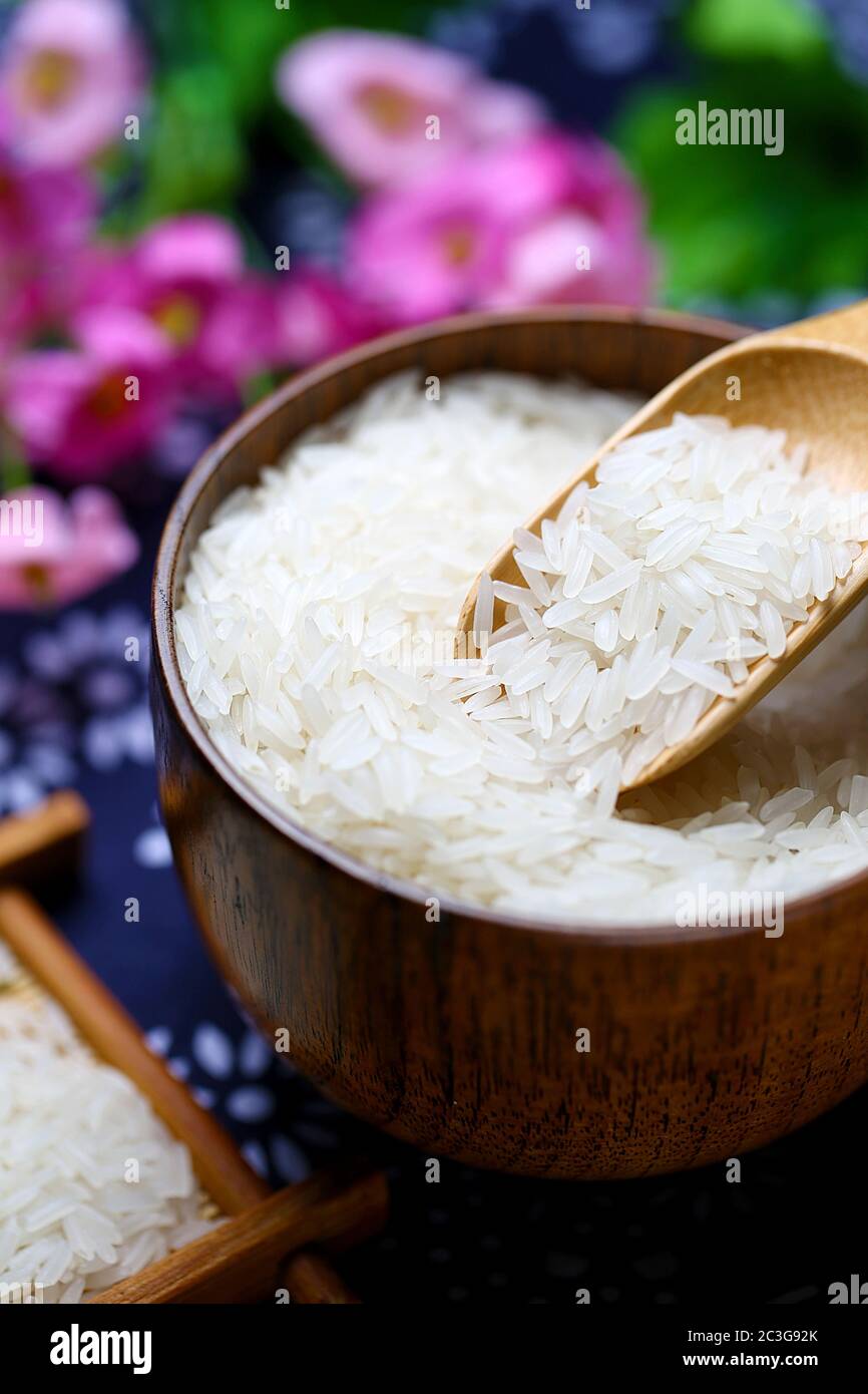 tai rice in a wooden bowl Stock Photo - Alamy