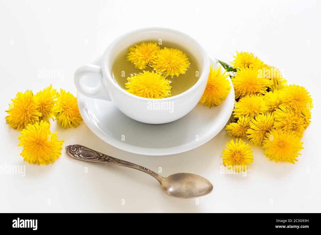 How to make dandelion tea hi-res stock photography and images - Alamy