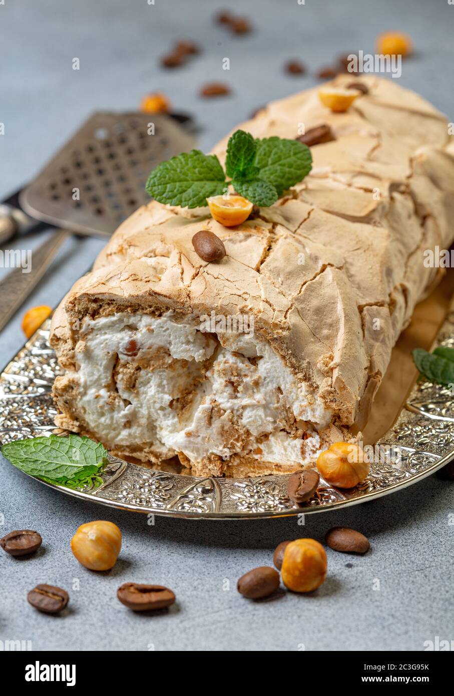 Meringue roulade hi-res stock photography and images - Alamy