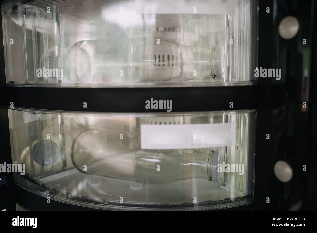 Plastic bottle deposit machine hi-res stock photography and images - Alamy