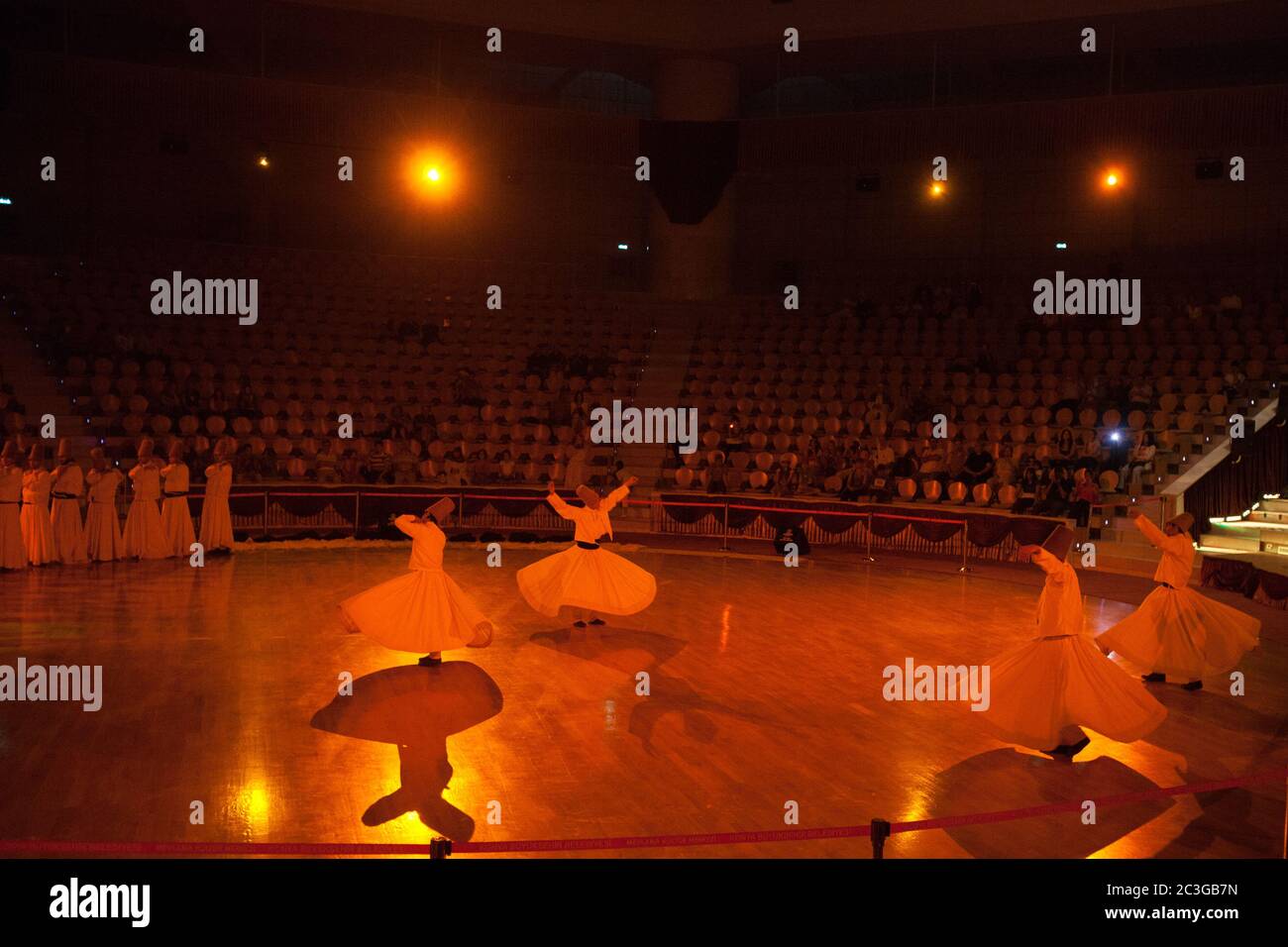 Costume sufi whirling dervish dancer istanbul hi-res stock photography ...