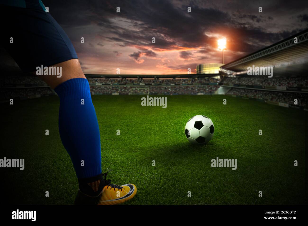 Athletes to play on the pitch Stock Photo - Alamy