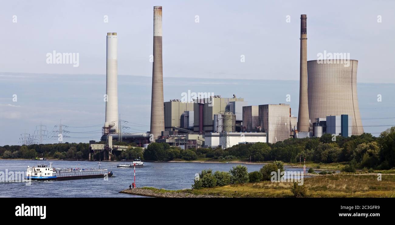 The decommissioned power plant Voerde am Rhein with its 250 meter high ...