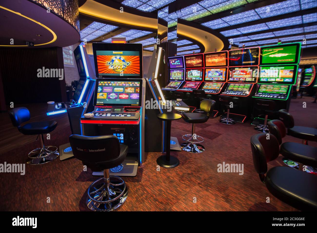 Monitors machines hi-res stock photography and images - Alamy