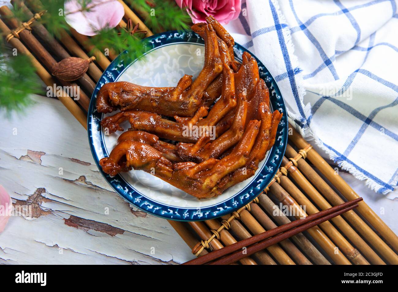 Delicious cold dishes spiced duck palm Stock Photo - Alamy