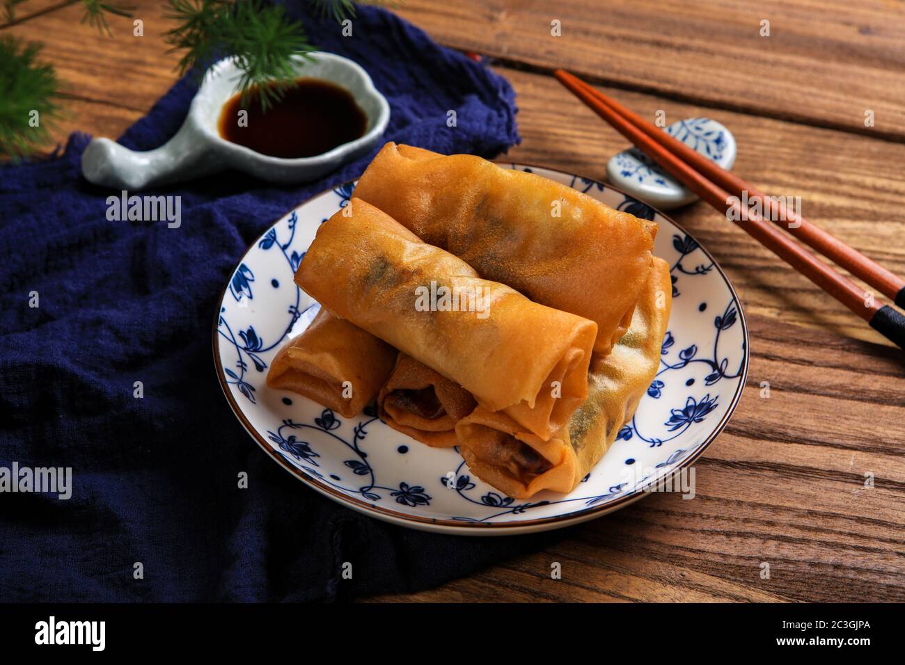 Chinese small spring rolls hi-res stock photography and images - Alamy