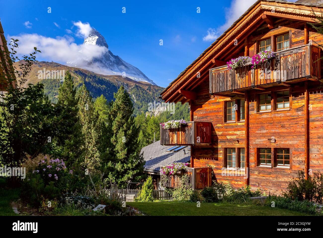 Matterhorn and Zermatt alpine village, Switzerland Stock Photo - Alamy