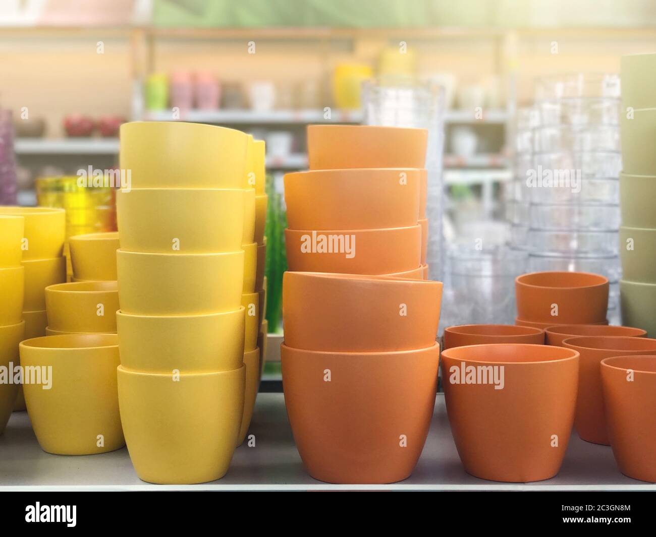Pots in store hi-res stock photography and images - Alamy