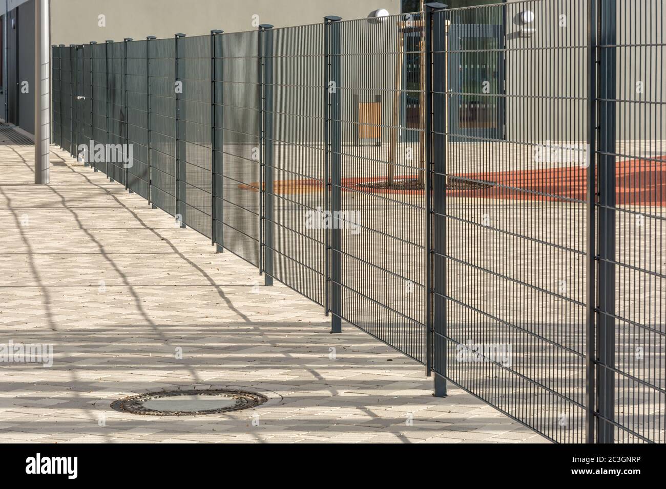 Double bar mat fence hi-res stock photography and images - Alamy