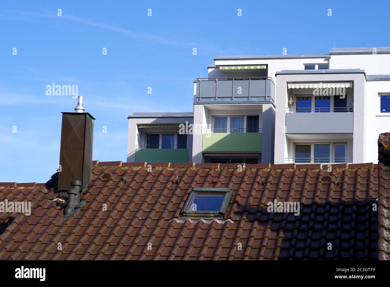 Sloping glass roof hi-res stock photography and images - Alamy