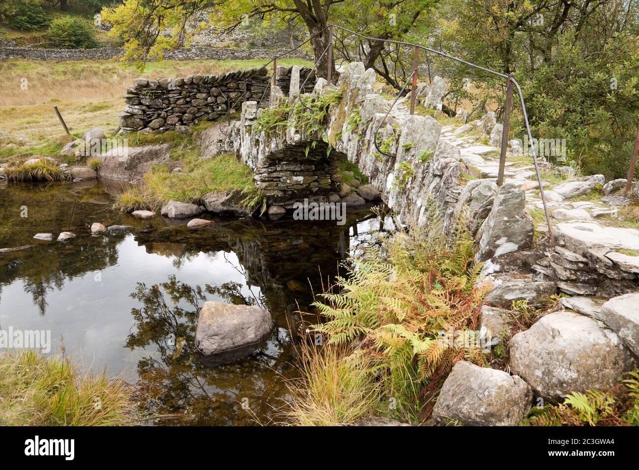 Slater Bridge over the River Brathay in Little Langdale, Lake District ...