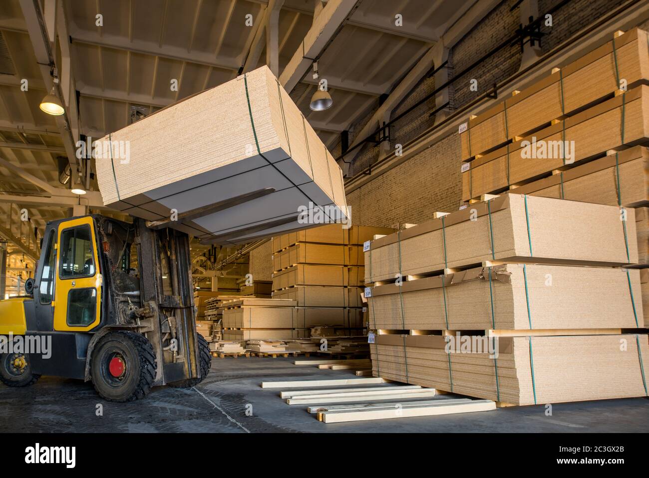 Furniture lift hi-res stock photography and images - Alamy