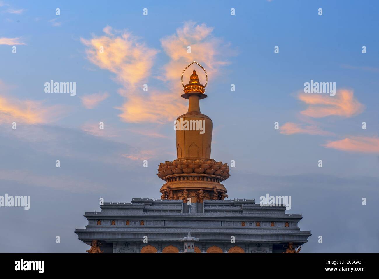 Xinglong temple hi-res stock photography and images - Alamy
