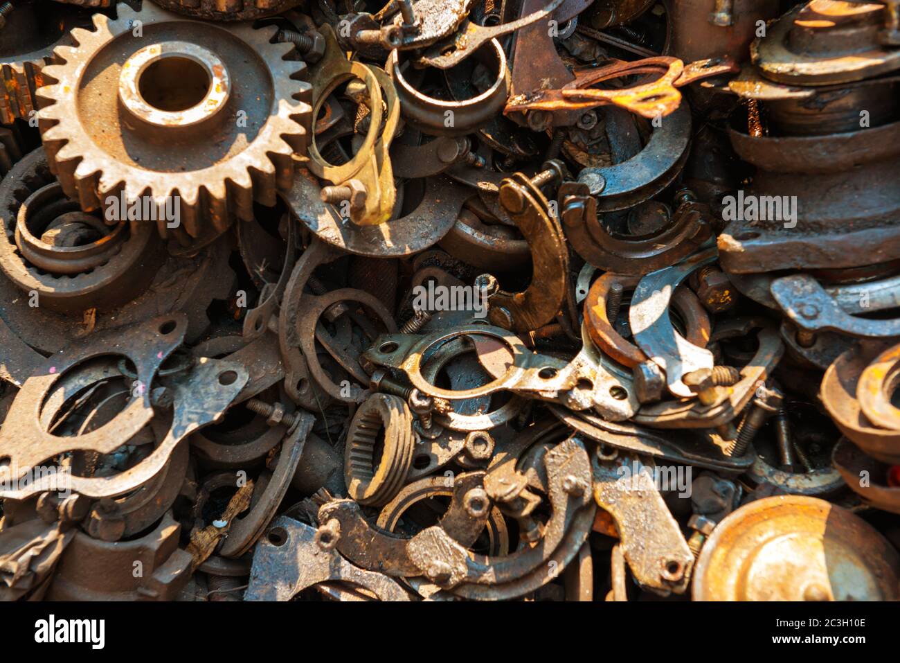 Mechanical scrap hi-res stock photography and images - Alamy