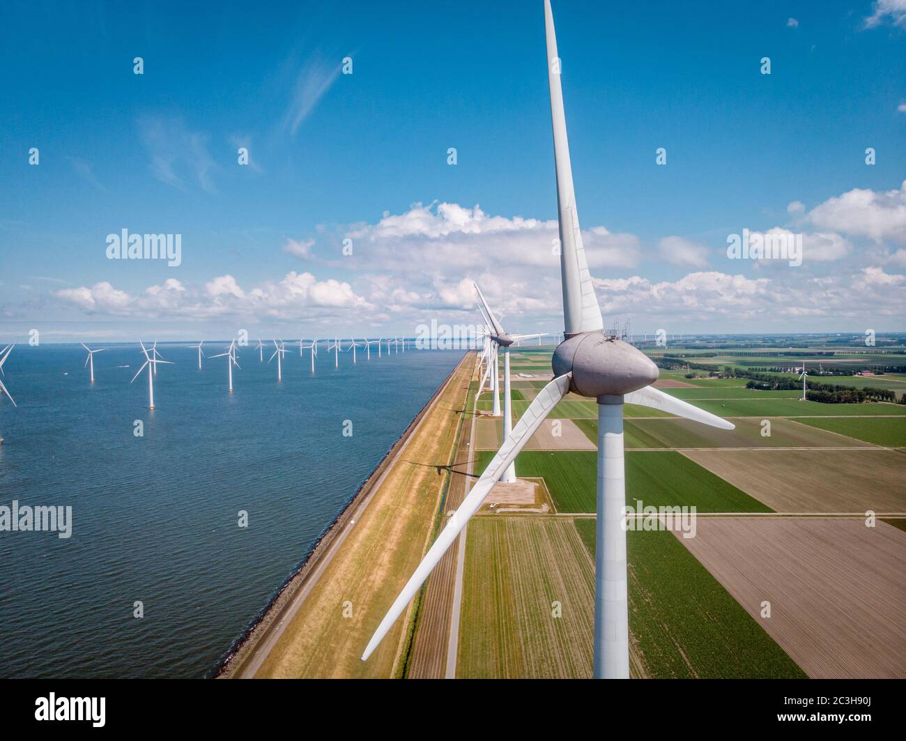 Windkraftgenerator hi-res stock photography and images - Alamy