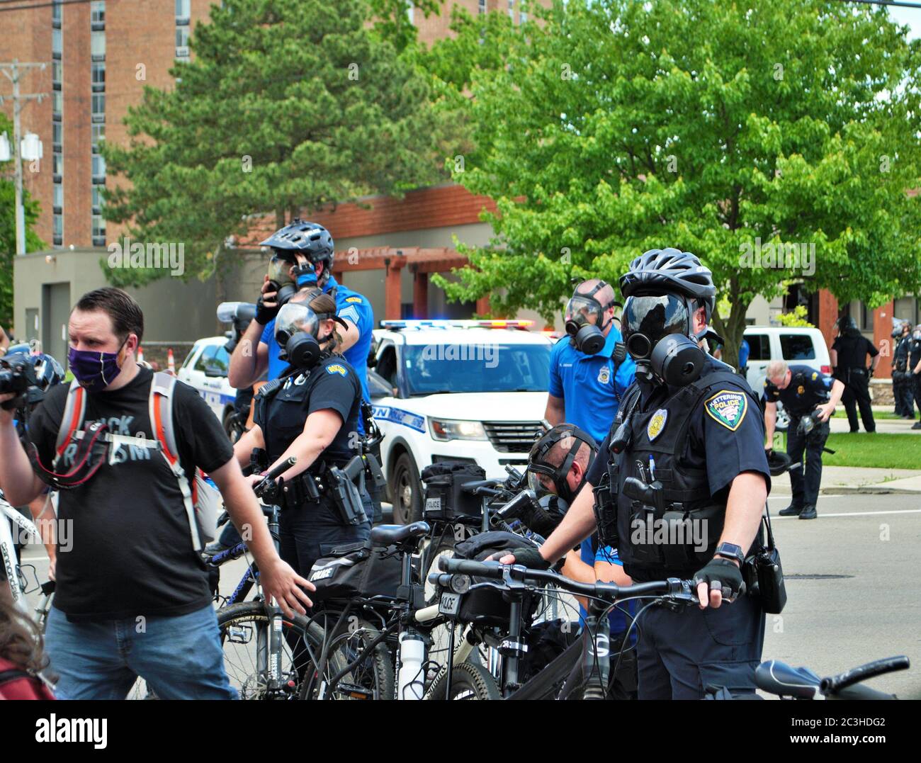 Police gas mask hi-res stock photography and images - Alamy