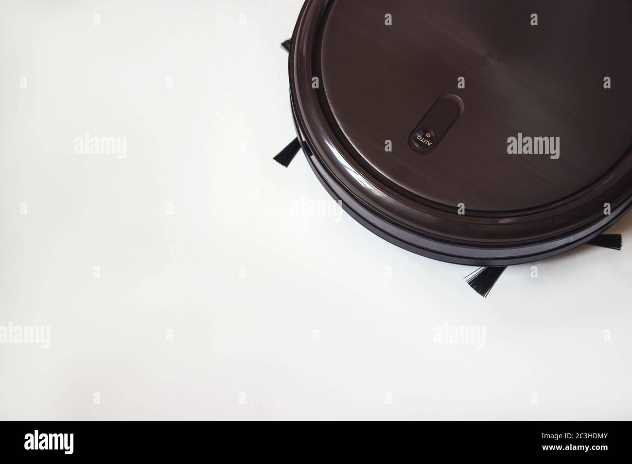 Robot Vacuum Cleaner. Smart life technology concepts Stock Photo - Alamy