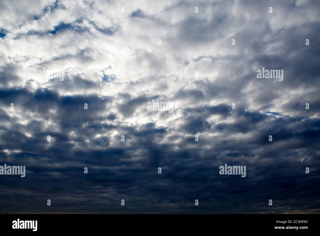 Heavy layer of clouds hi-res stock photography and images - Alamy