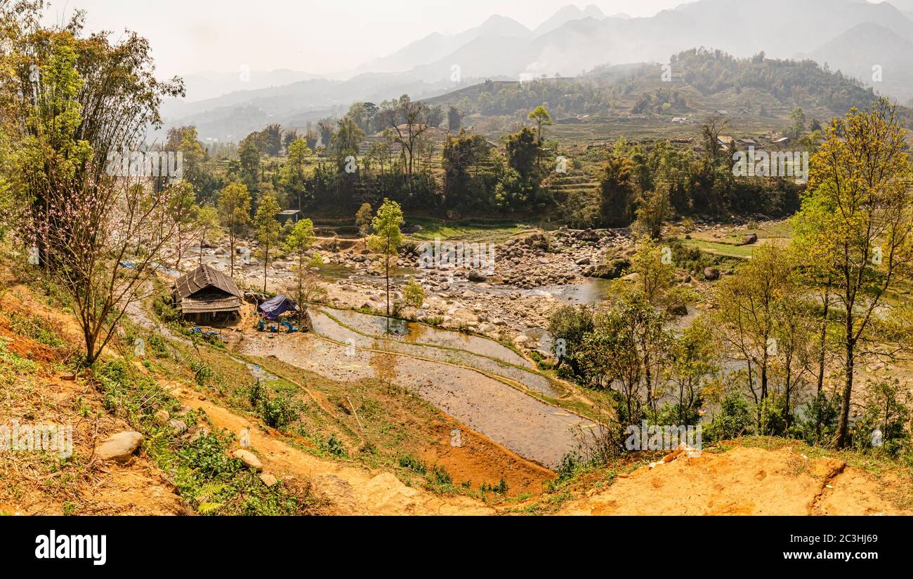 Small village deep in the scenic terraced valleys of Sapa (Sa Pa ...