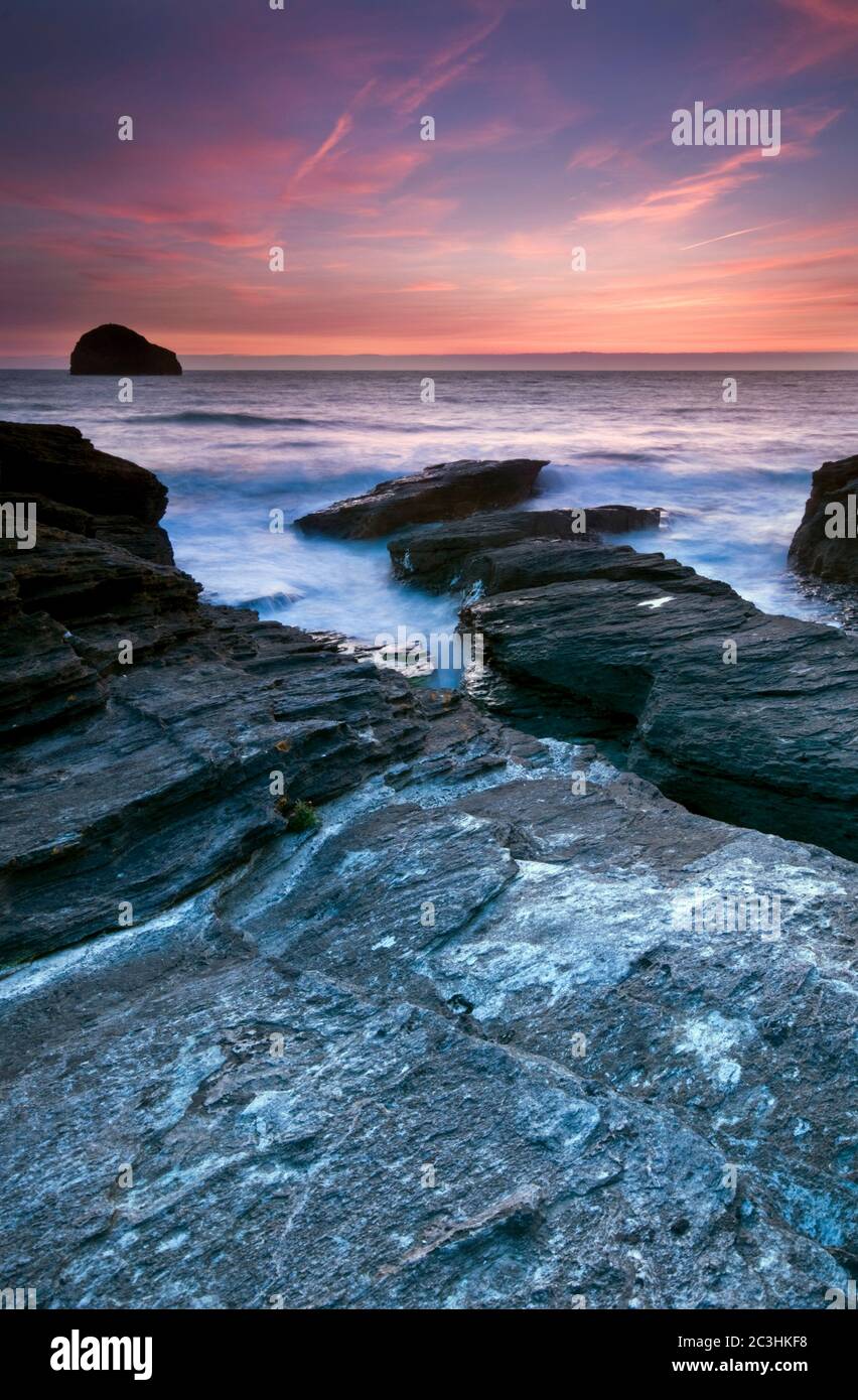Sunset at Trebarwith Strand in Cornwall, England, UK Stock Photo - Alamy