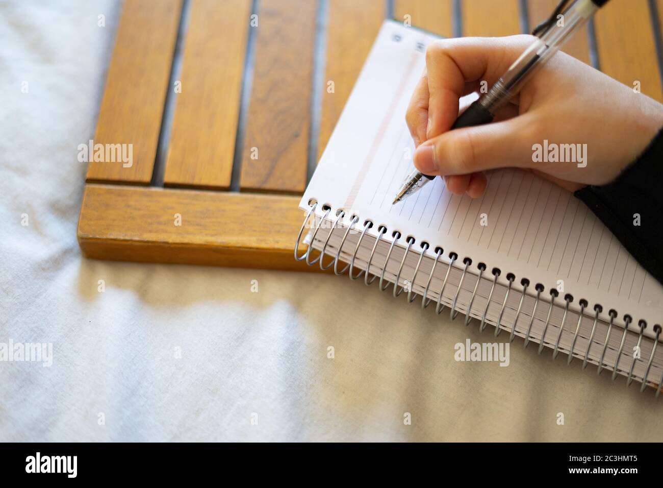 Hand writing on notepad hi-res stock photography and images - Alamy