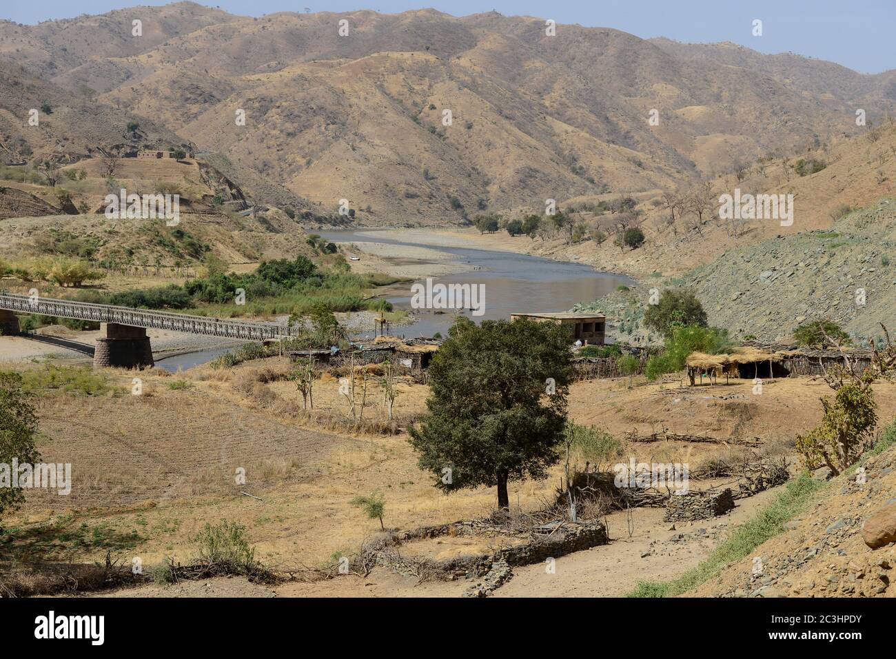 ETHIOPIA, Tigray, road in highland, river Tekeze / AETHIOPIEN, Tigray ...
