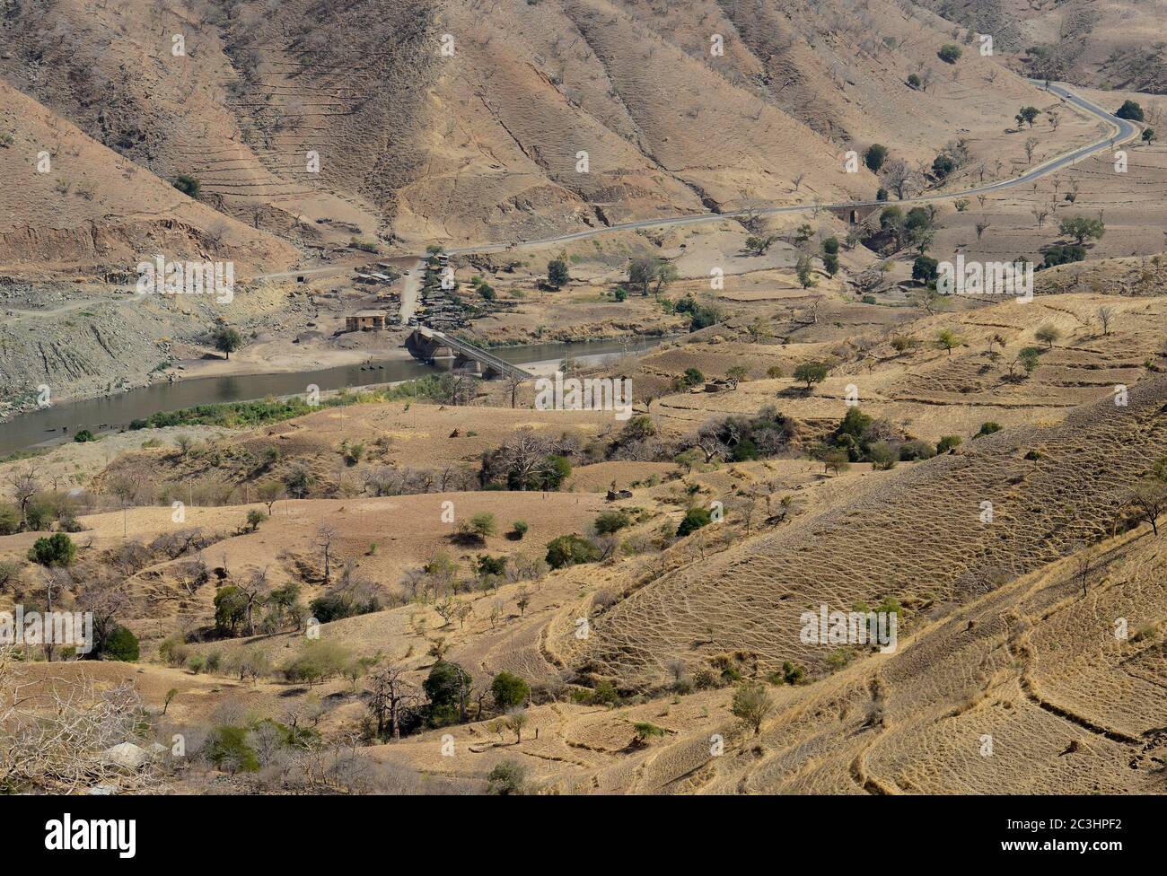 ETHIOPIA, Tigray, road in highland, river Tekeze / AETHIOPIEN, Tigray ...