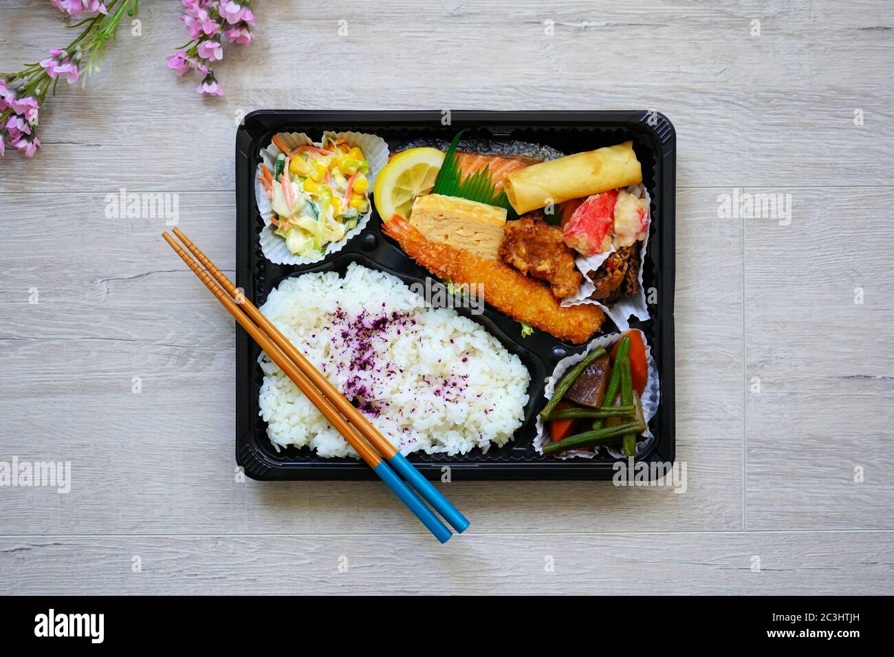 Japanese bento box hi-res stock photography and images - Alamy