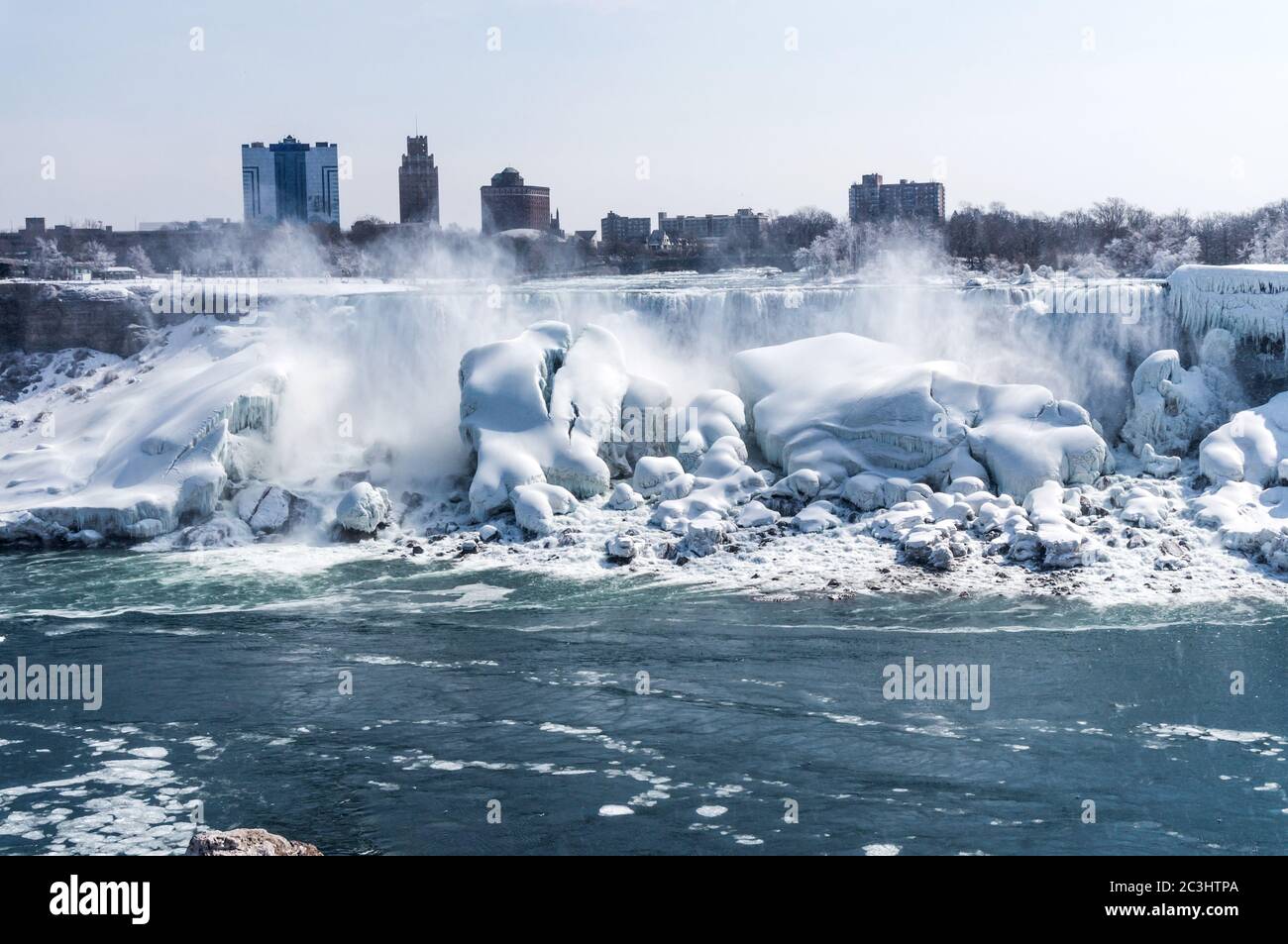 Frozen Niagara Falls with huge blocks of ice Stock Photo - Alamy