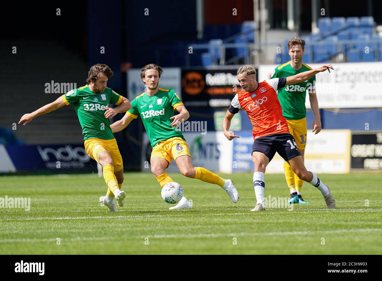 Harry cornick of luton town hi-res stock photography and images - Alamy