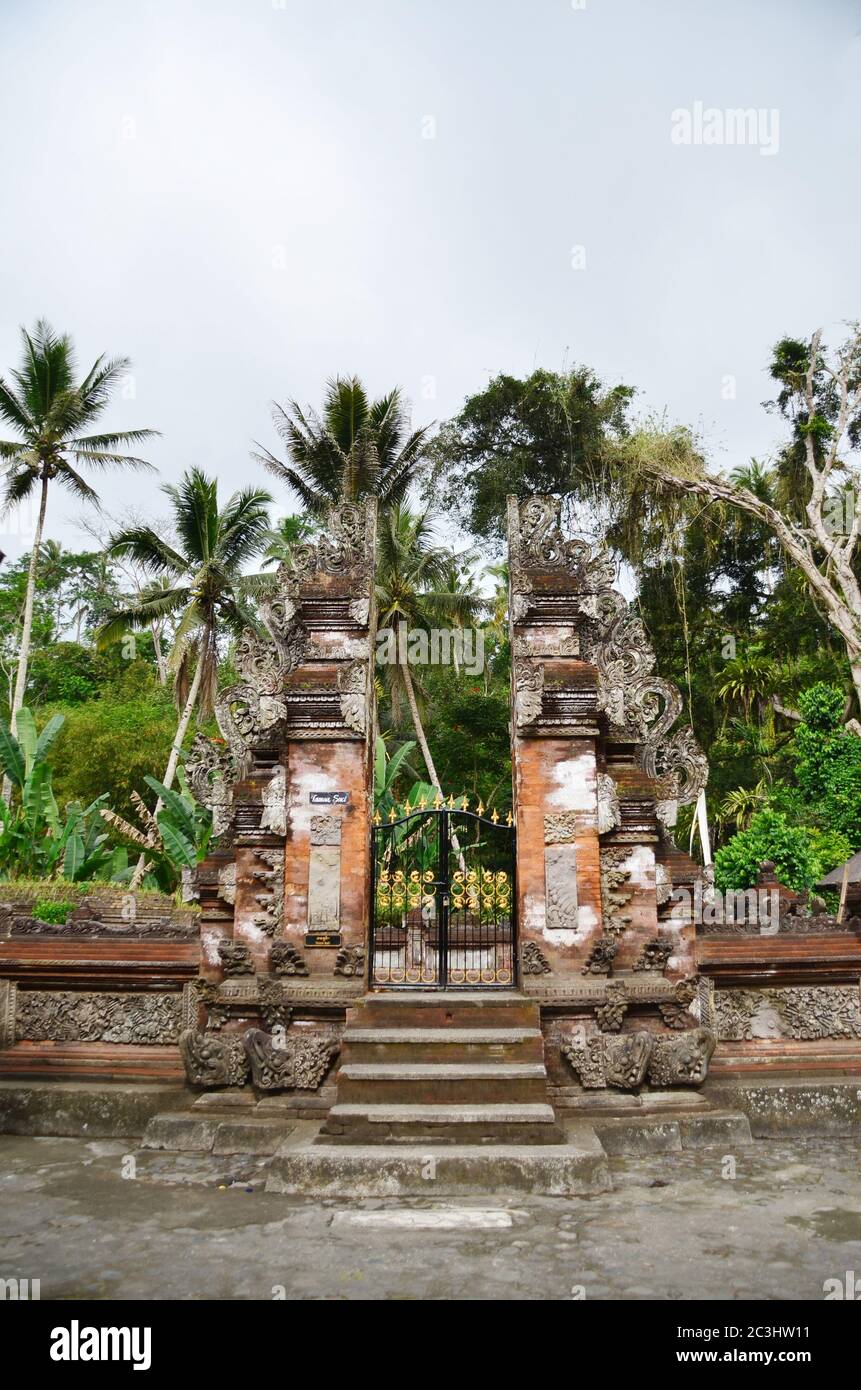 Gate in the temple tirtha empul tampaksiring hi-res stock photography ...