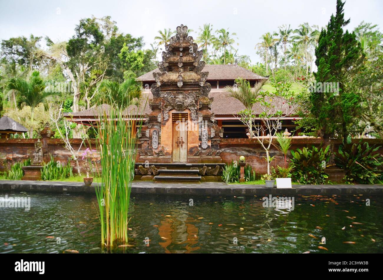 Bali temple gate - Pura Tirta Empul. Holy spring water in temple pura ...
