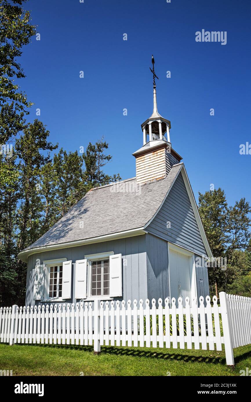 Small chapel with picket fence. Les Eboulements, Quebec Province ...