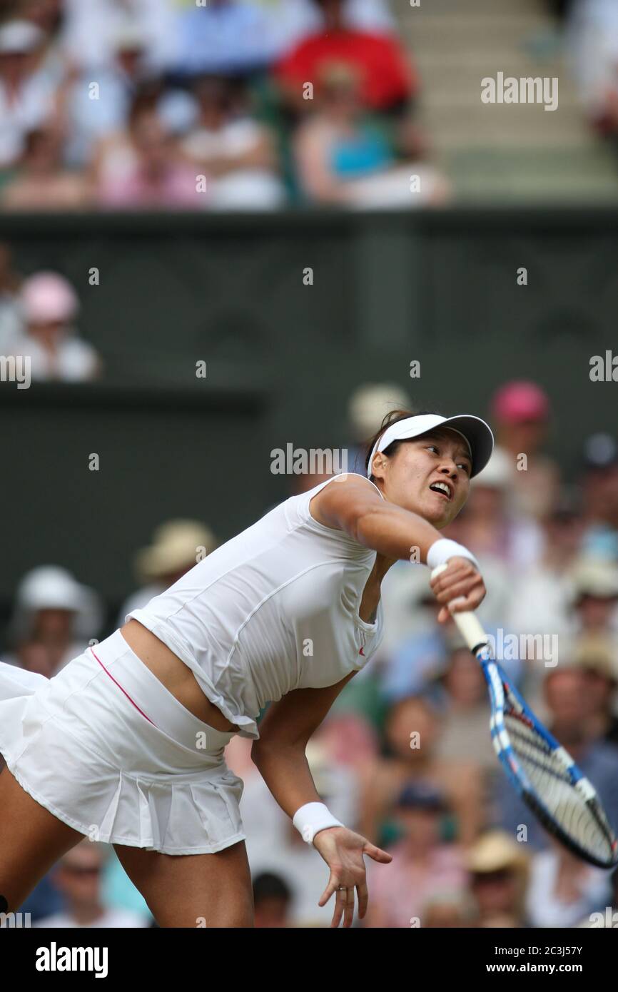 China's Li Na in action during her quarter final match against Serena ...
