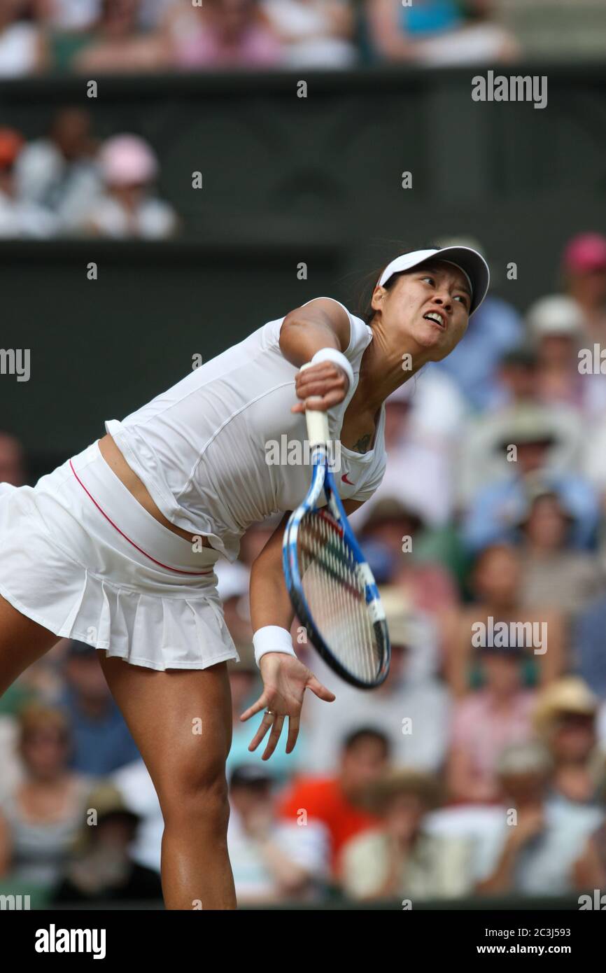 China's Li Na in action during her quarter final match against Serena ...