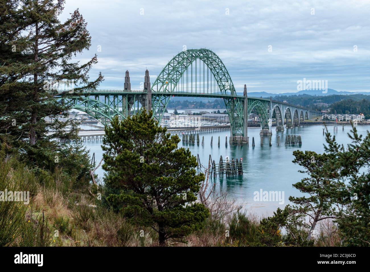 Arch bridge in Newport, Oregon Yaquina Bay Stock Photo - Alamy