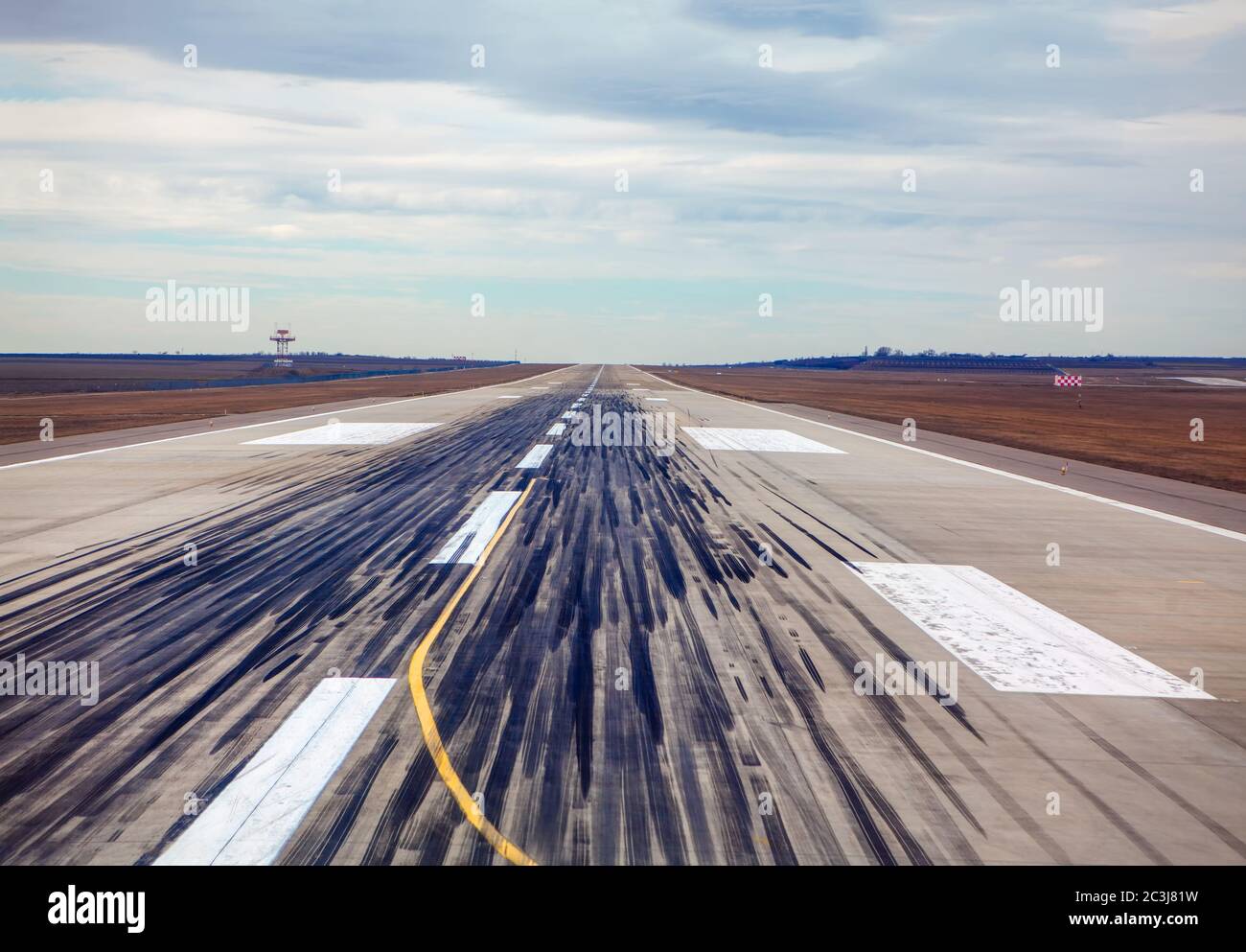 Control tower landing track airport hi-res stock photography and images ...
