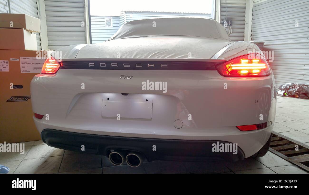 Porsche 718 interior hi-res stock photography and images - Alamy