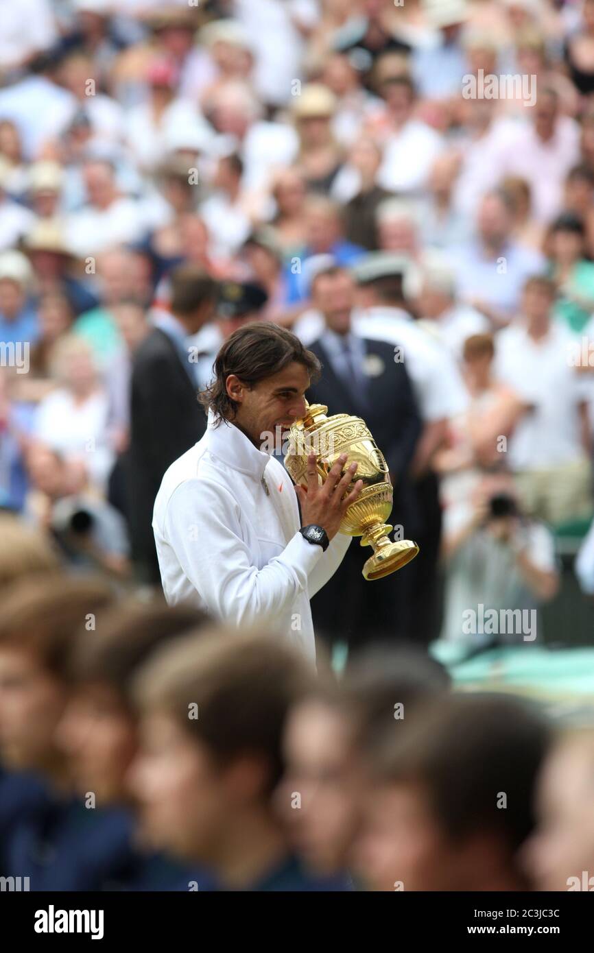 Rafael Nadal with trophy after defeating Tomas Berdych, to win the Men ...