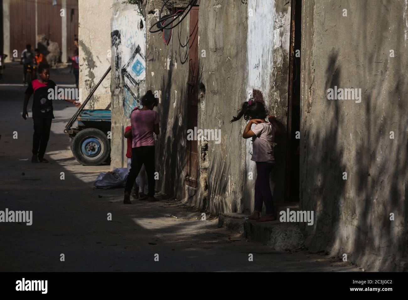 Deir Al-Balah, The Gaza Strip, Palestine. 20th June, 2020. Palestinians ...