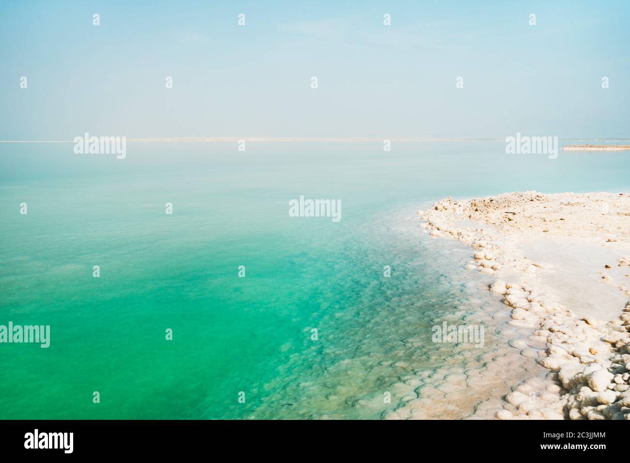 Texture of Dead sea. Salty sea shore. Ein Bokek Stock Photo - Alamy