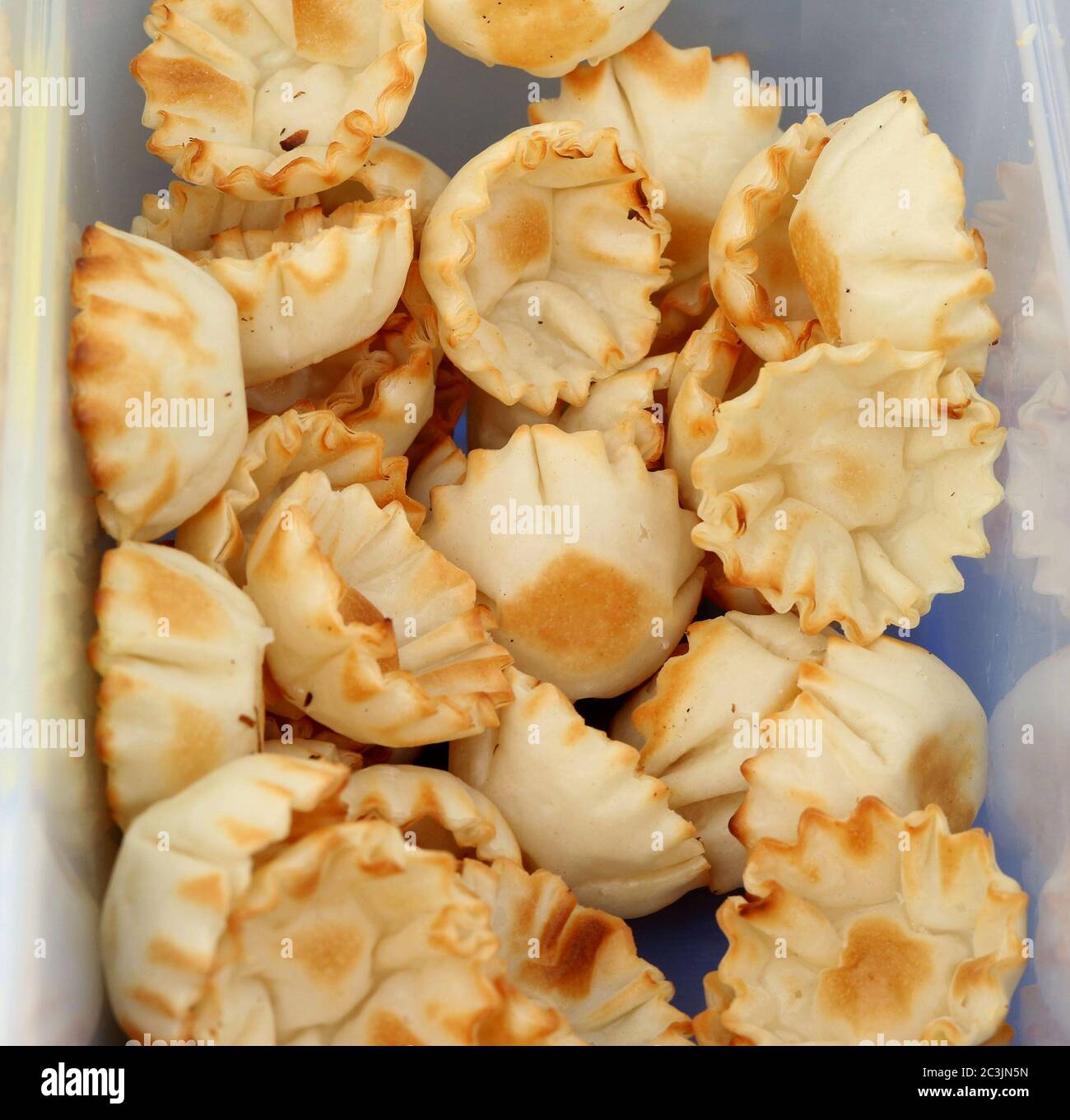 Cooking shells hi-res stock photography and images - Alamy