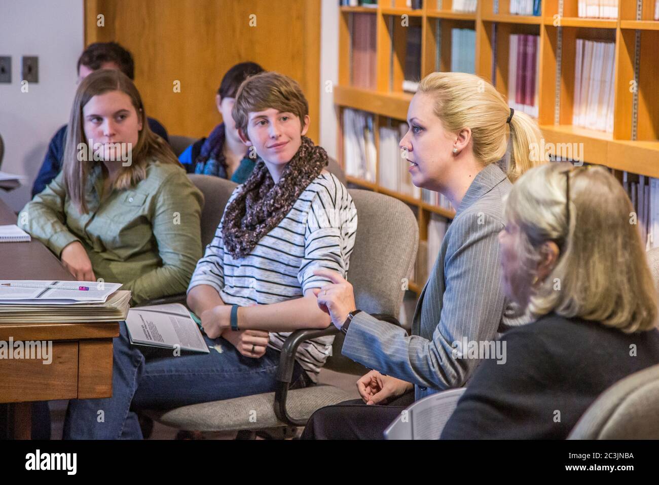 College class hi-res stock photography and images - Alamy