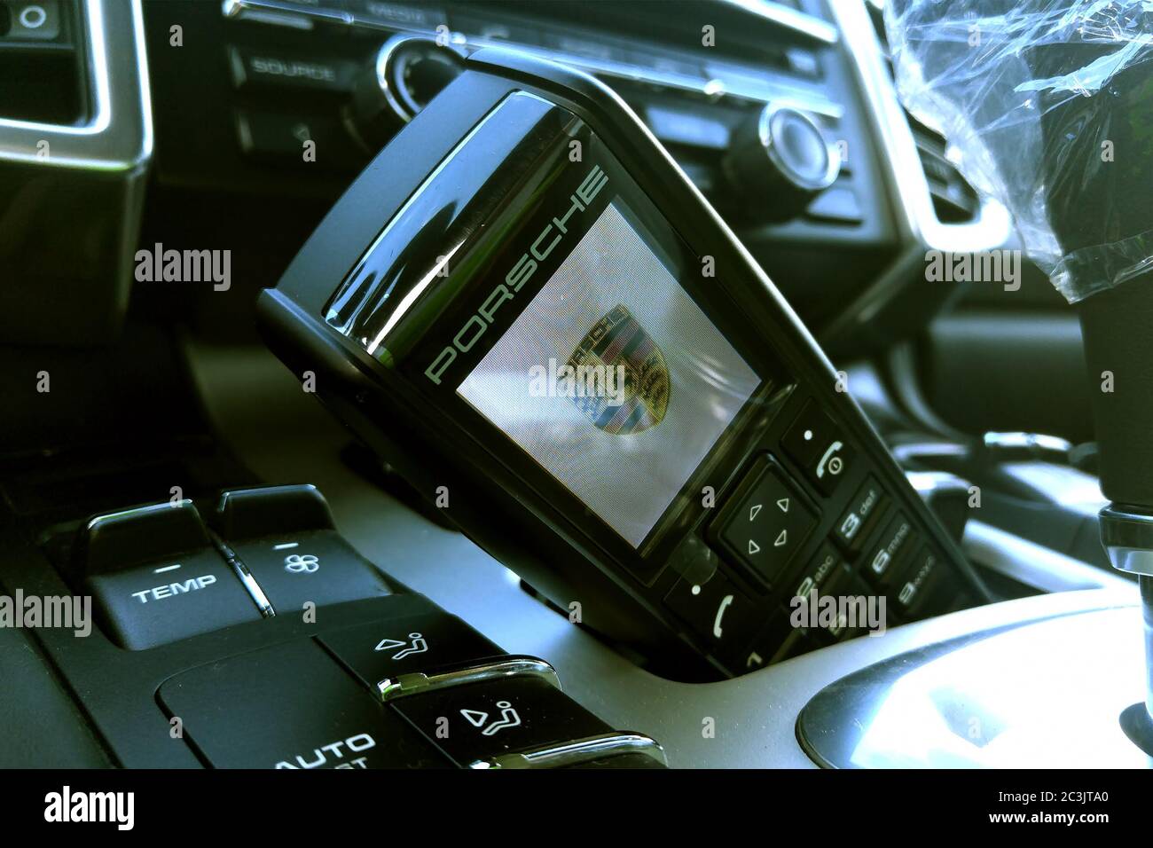 Handsfree cell in car hi-res stock photography and images - Alamy