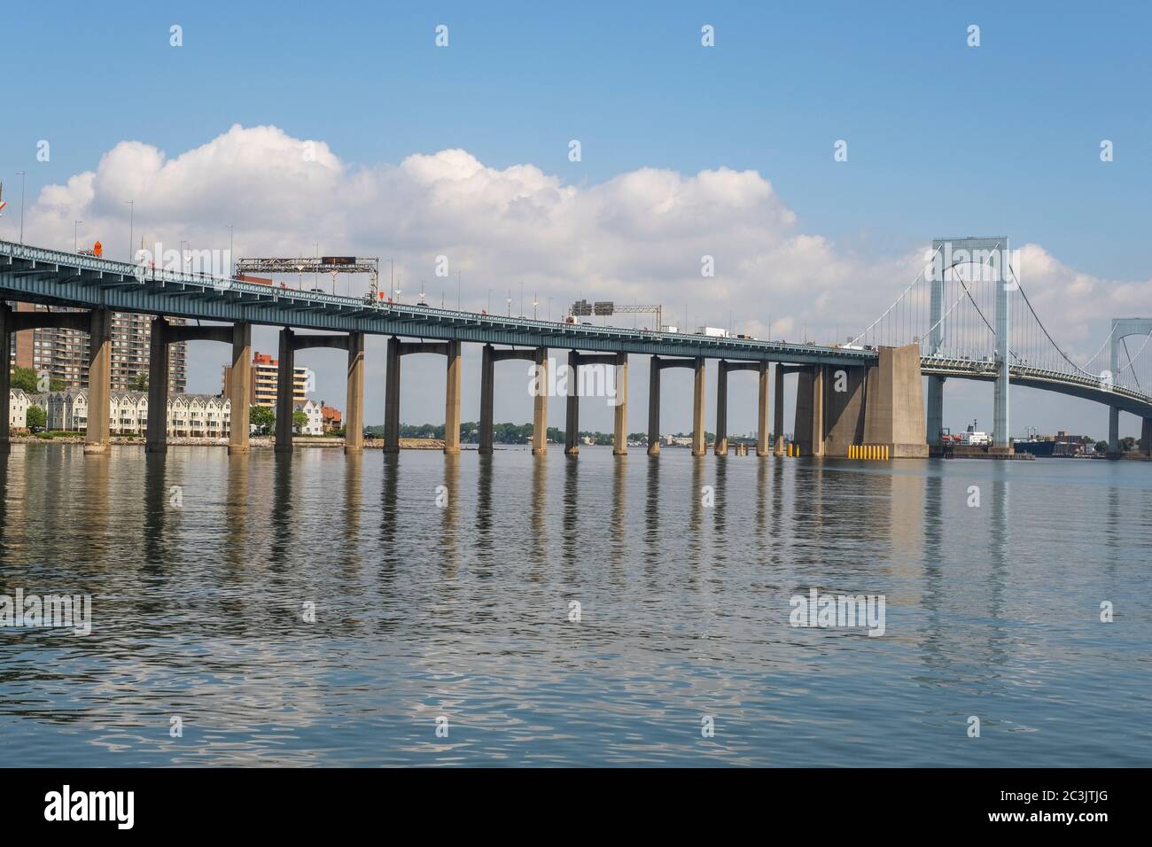 Throgs Neck Bridge on the view Stock Photo - Alamy