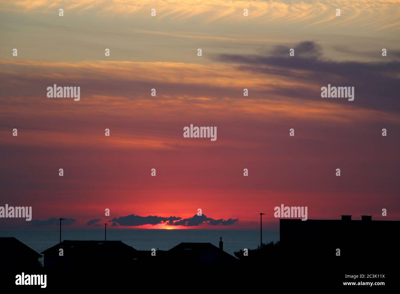 Aircraft passing the sun hi-res stock photography and images - Alamy