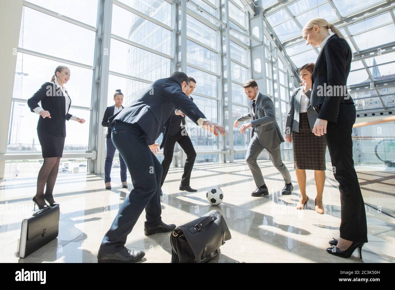 Teambuilding fun hi-res stock photography and images - Alamy