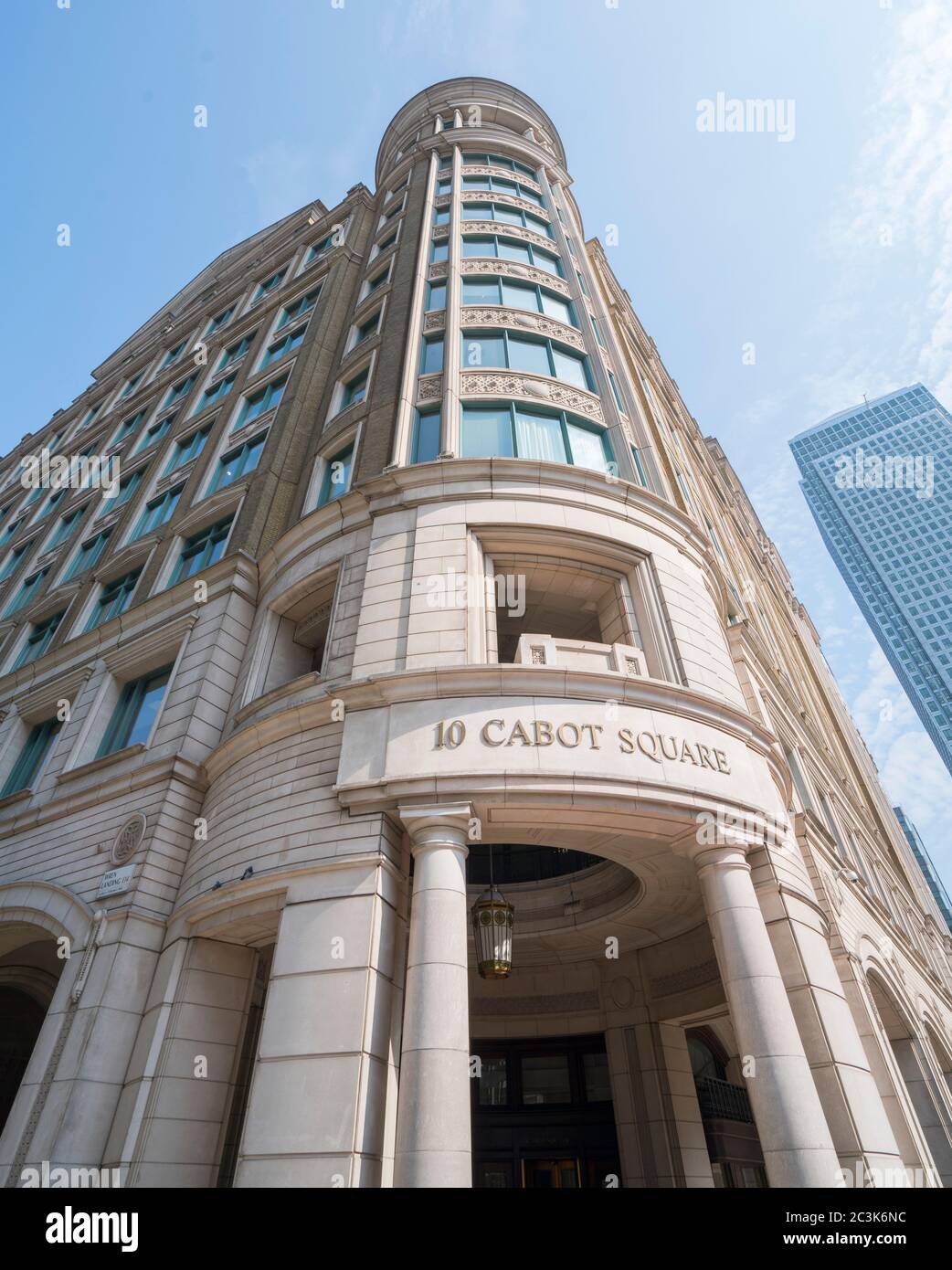 10 Cabot Square Building in Canary Wharf - LONDON, ENGLAND - SEPTEMBER ...