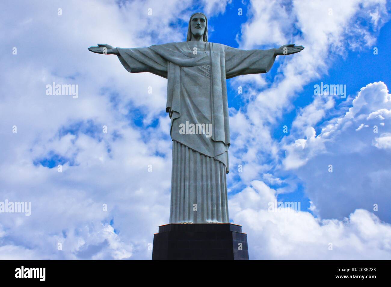 Jesus christ the redeemer statue hi-res stock photography and images ...